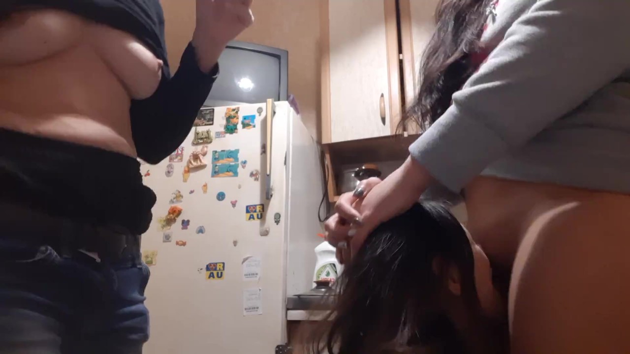 Ебу свою сучку когда разговариваю на пошлые темы со своей подружкой Lesbian Illusion Free