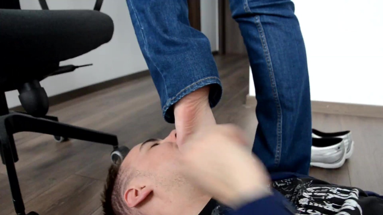 Feet And Jeans Paid Worship Foot Worship Big Feet Foot Goddess Bare