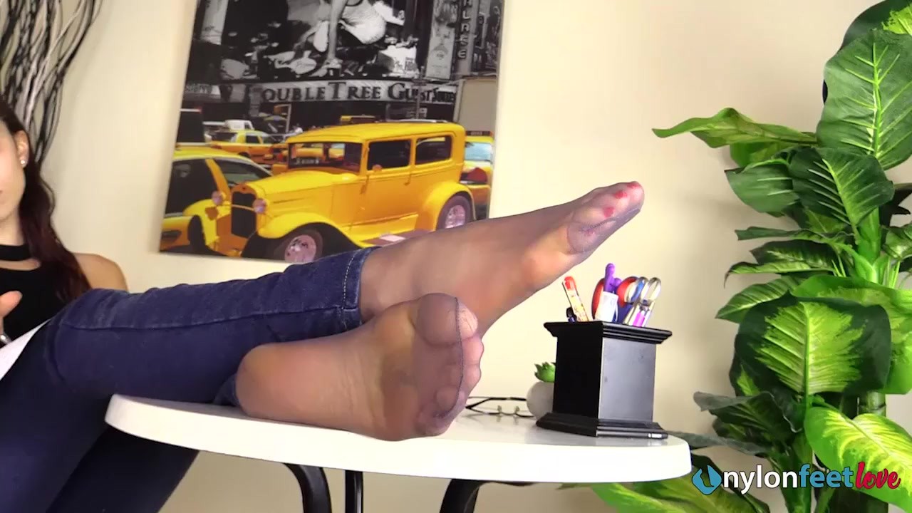Teen Pantyhose Feet Shoeplay And Tease Free Sex Video Redtube
